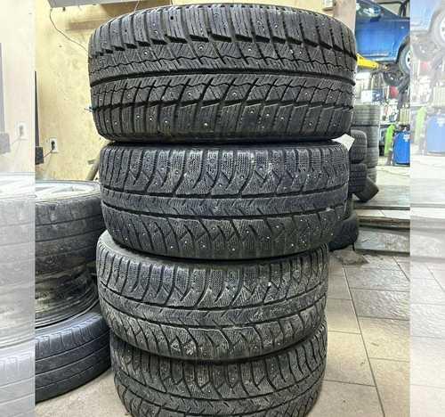 Bridgestone Ice Cruiser 7000 225/40 R18