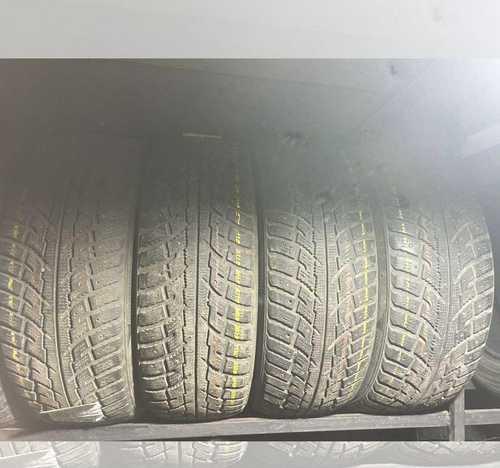 Kumho I'Zen RV Stud KC16 225/60 R17 P