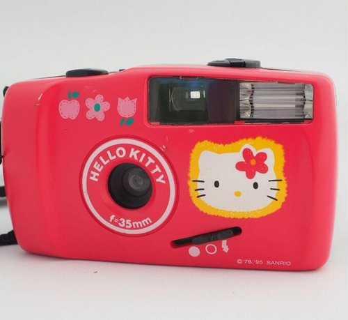 Пленочный фотоаппарат Hello Kitty винтаж красный