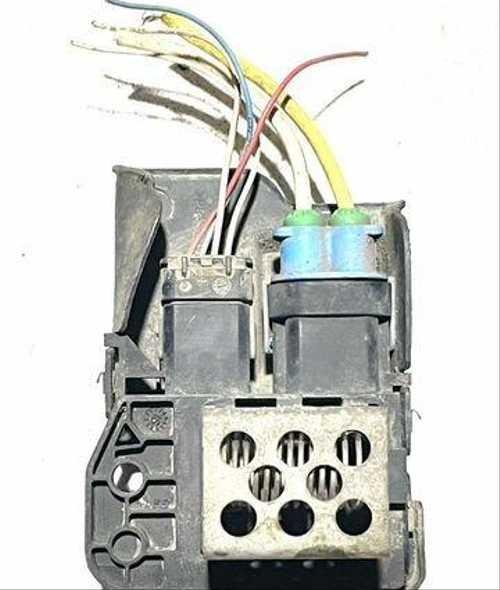 Резистор вентилятора Peugeot 308
