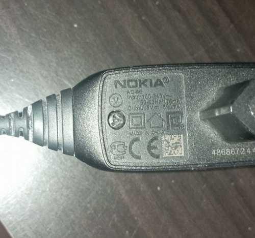 Nokia AC-8E зарядное устройство 2мм разъемом