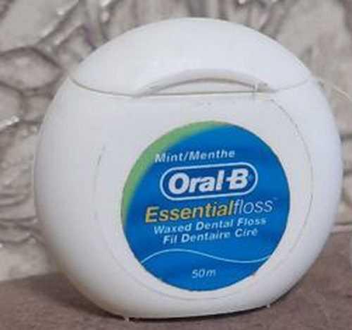 Зубная нить oral b