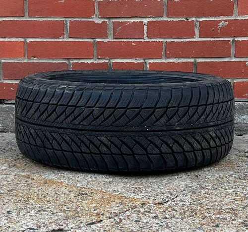 Goodyear UltraGrip 8 Performance 245/45 R18 100V