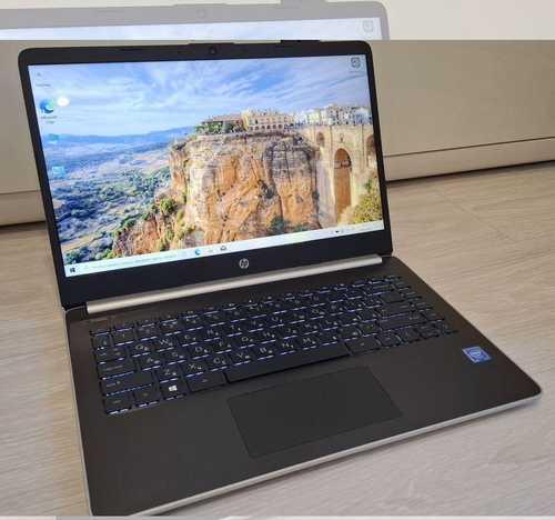 Ультрабук HP 14 Core i5-1035G4 IPS