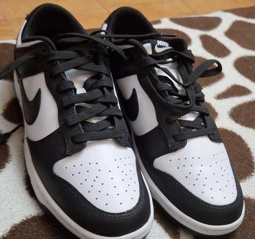 Nike dunk low panda