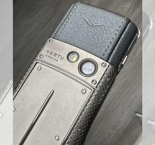 Vertu Ascent Ti, 4 ГБ