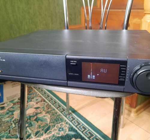 Hi-fi видеомагнитофон Panasonic NV F 75