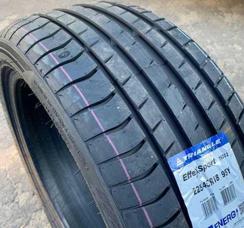 Triangle EffeXSport TH202 255/35 R18 94Y