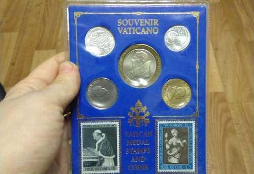 Набор сувенирных монет и марок из Ватикана