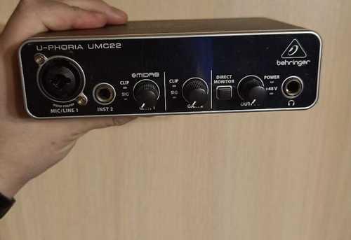 Аудиокарта/аудиоинтерфейс Behringer UMC22