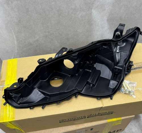 Корпус фары toyota camry V70, 8110233060