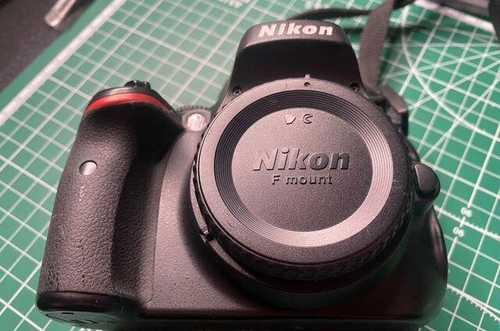 Nikon D5100 + Kit 18-55 mm