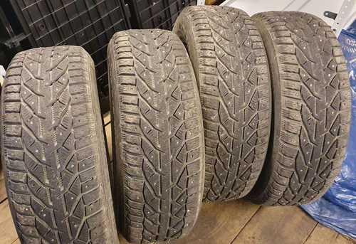 Kormoran SUV Stud 215/65 R16 102T