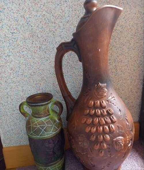 Глиняные кувшин для вина и ваза