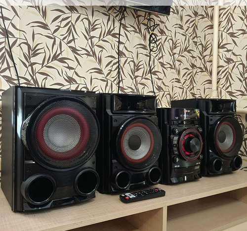 Музыкальный центр LG