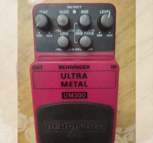 Гитарная педаль Behringer UM300