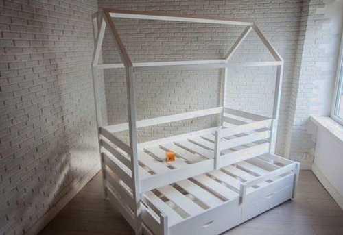 Детская выдвижная кроватка для 2 детей в форме дом