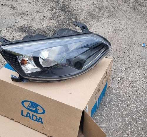 Фара на LADA kalina 2 кросс