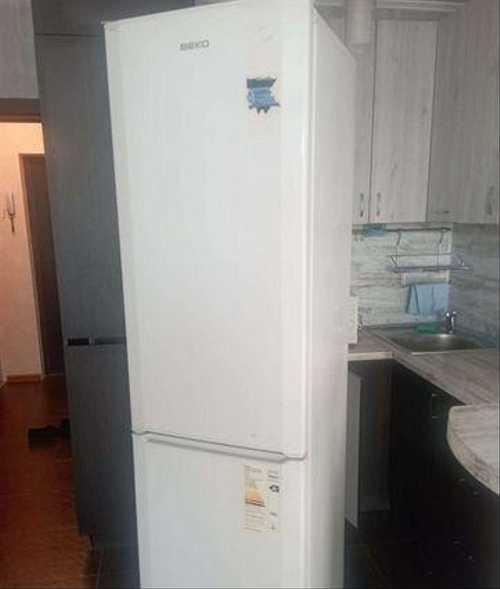 Холодильник beko CS335020 б/у