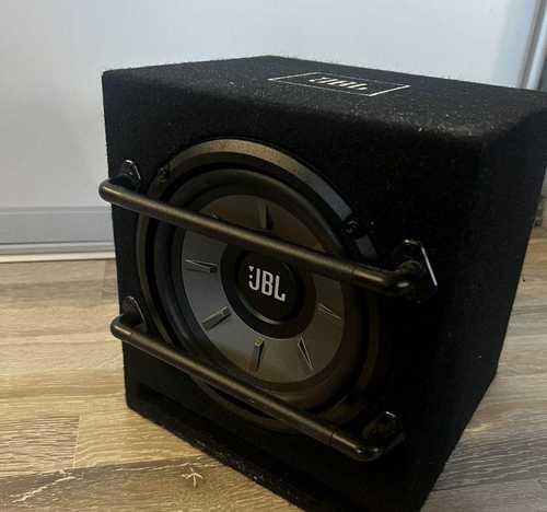 Активный сабвуфер JBL