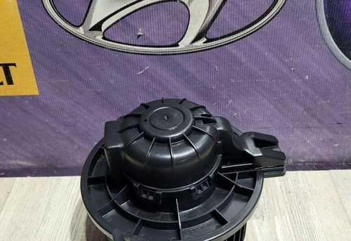 Вентилятор мотор печки отопителя Hyundai IX35