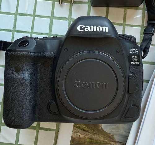 Фотоаппарат canon 5D mark iv