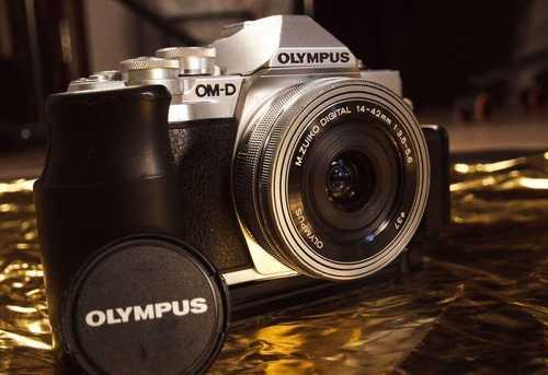 Olympus OM-D E-M10 Mark III + Объектив + Клетка