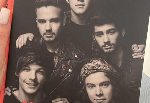 Книга One Direction и кулон