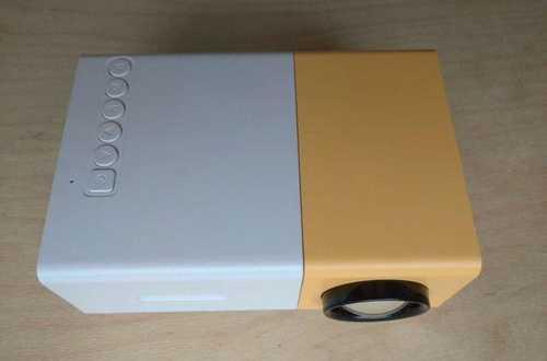Карманный проектор Unic YG-300
