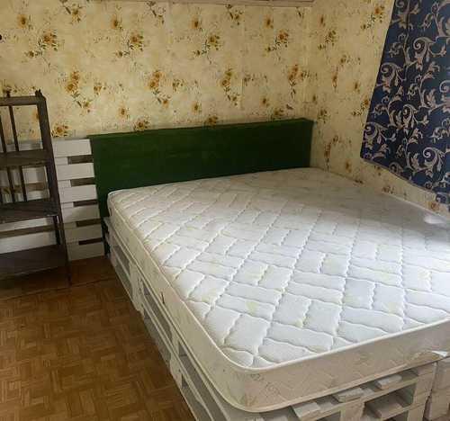Палеты и матрас
