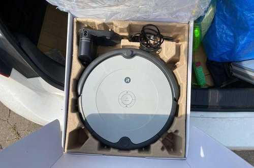 Робот-пылесос iRobot Roomba 698