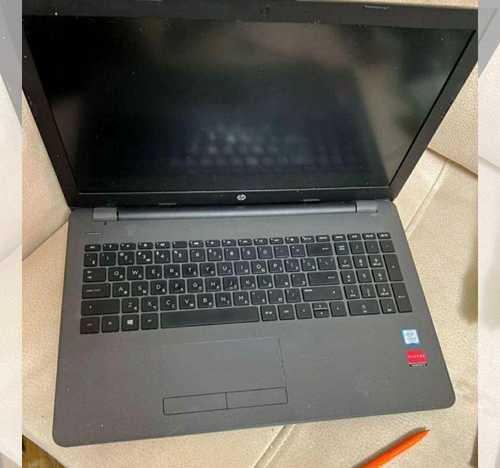 Ноутбук HP 15,6" (i3 6006U,DDR4,2Ва Видео по 2Gb)