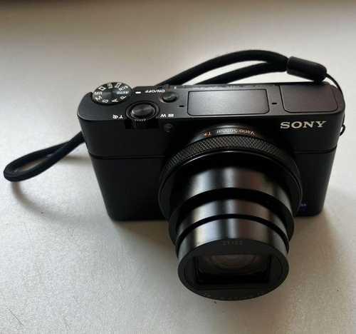 Фотоаппарат Sony RX 100 VII с рукояткой