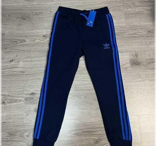 Спортивные штаны adidas