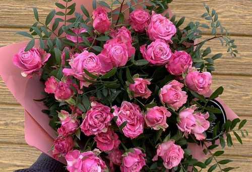 Букет из кустовых роз леди бомбастик темно-розовые