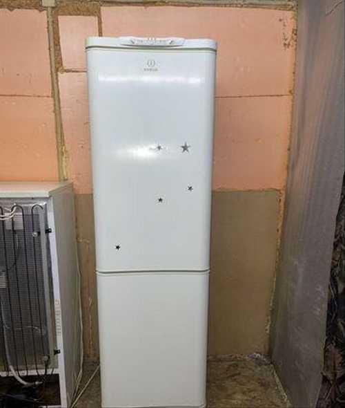 Холодильник б/у Indesit c240g.016