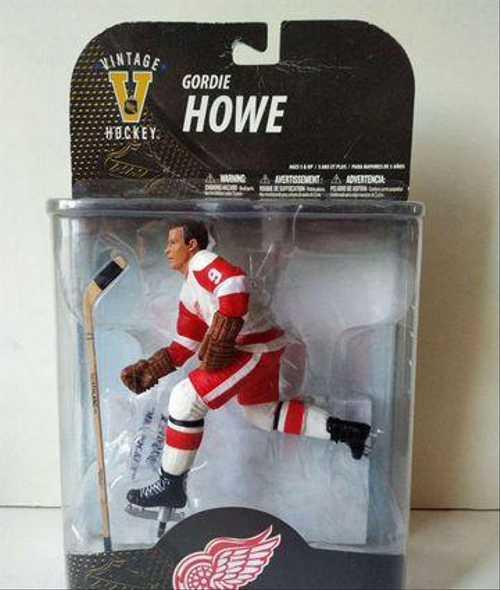 Фигурка хоккеиста Gordie Howe "Detroit Red Wings"