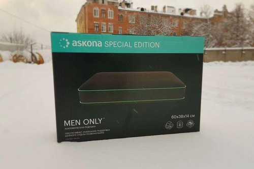 Подушка Men Only