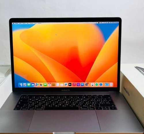 MacBook PRO 15 (4gb видеокарта)