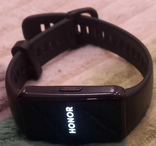 Фитнес браслет honor band 6