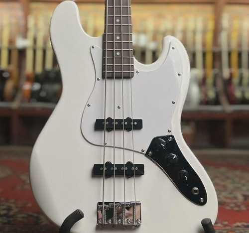 Бас-гитара J&D Guitars JB Jazz Bass White