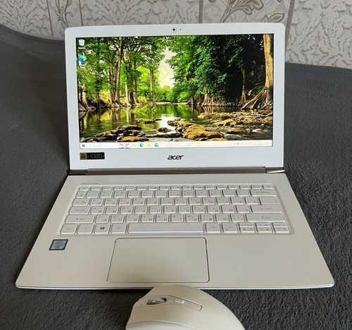 Ноутбук Acer(13.3IPS/i7/8Gb/SSD256)