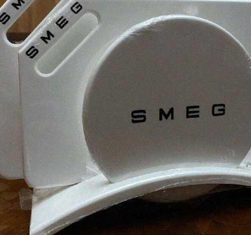 Идеальная доска Smeg 3в1 - мраморный шик