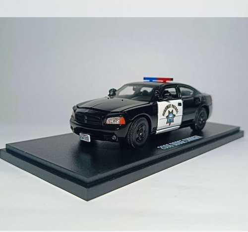 1/43 Dodge Charger Police 2006"Rookie" Greenlight