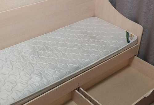 Кровать полутораспальная с матрасом