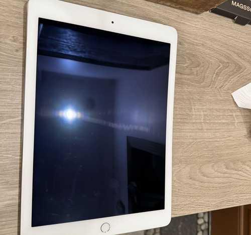 iPad Air 2 Gold wifi   cellular 64 gb