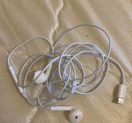 Наушники earpods