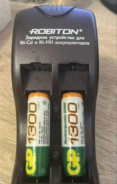 Зарядное устройство Robuton