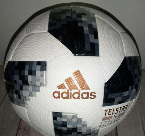 Футбольный мяч adidas telstar 2018