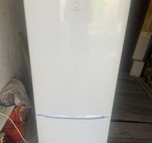 Холодильник Indesit sb 15040